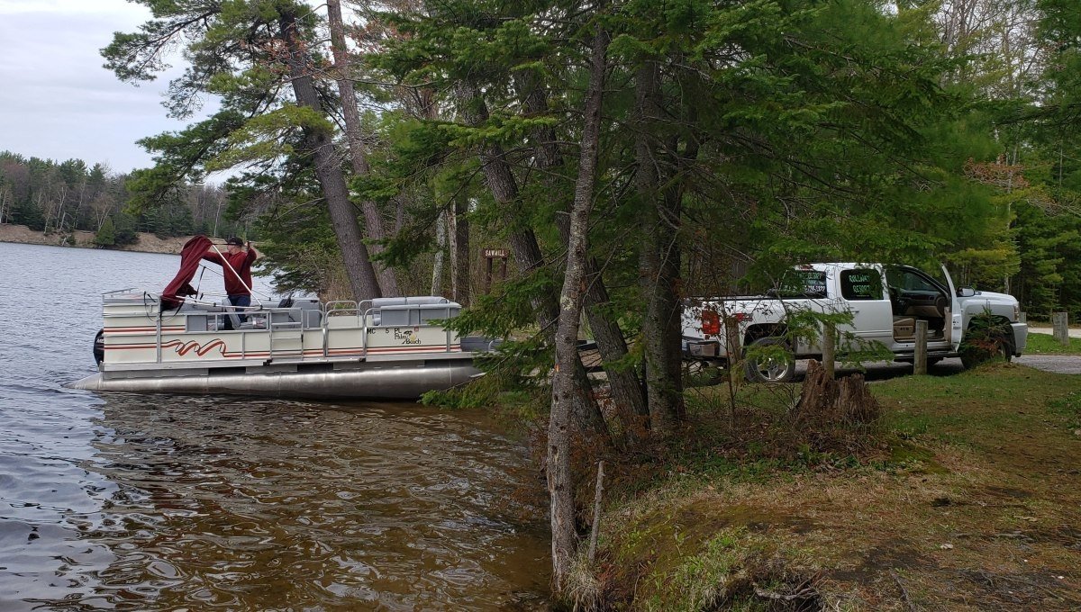 Pontoon & Watercraft Up North Vacation Rentals | Rollway Resort